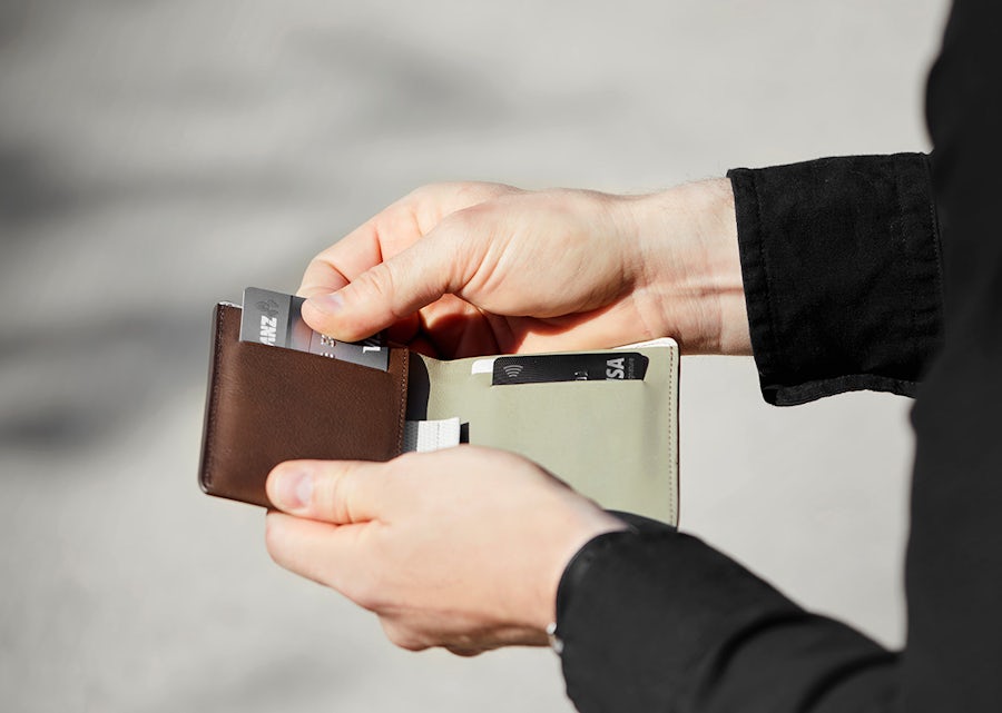 Note Sleeve – Premium Edition | Slim leather billfold wallet | Bellroy
