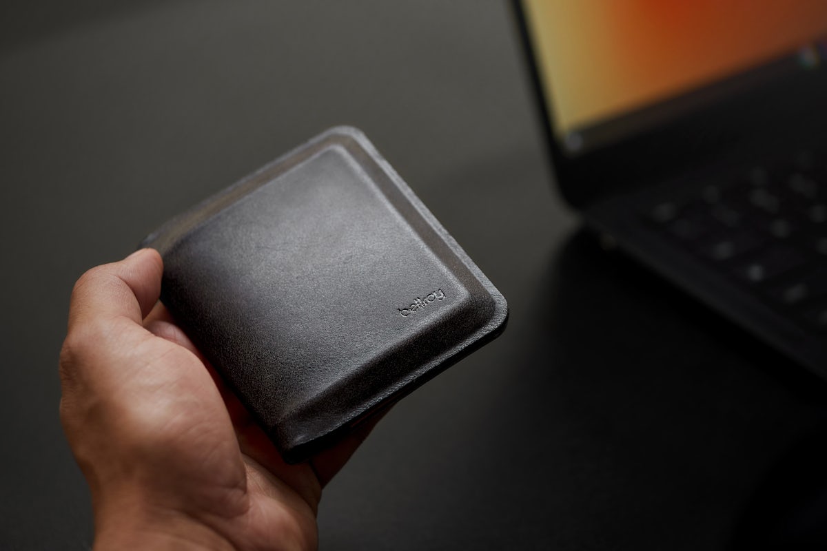 Apex Note Sleeve | Full Size Molded Leather Wallet | Bellroy